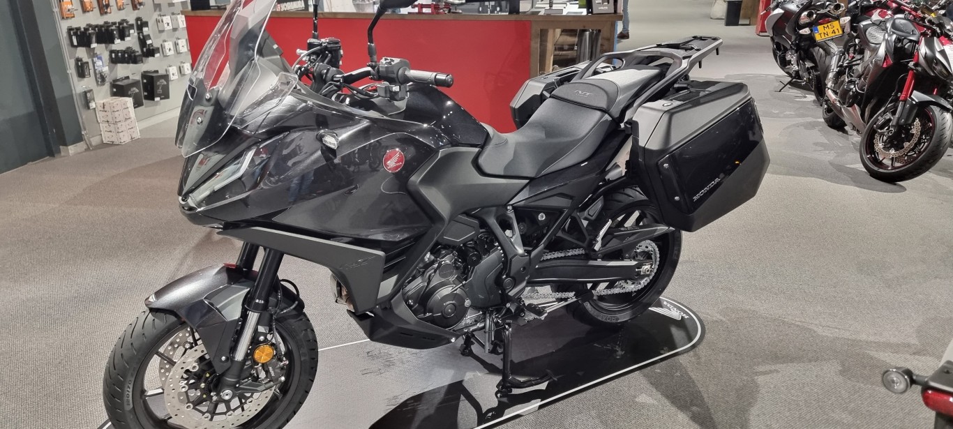 What finish is Gunmetal Black Metallic? - NT1100 Main Chat - NT1100 Forum